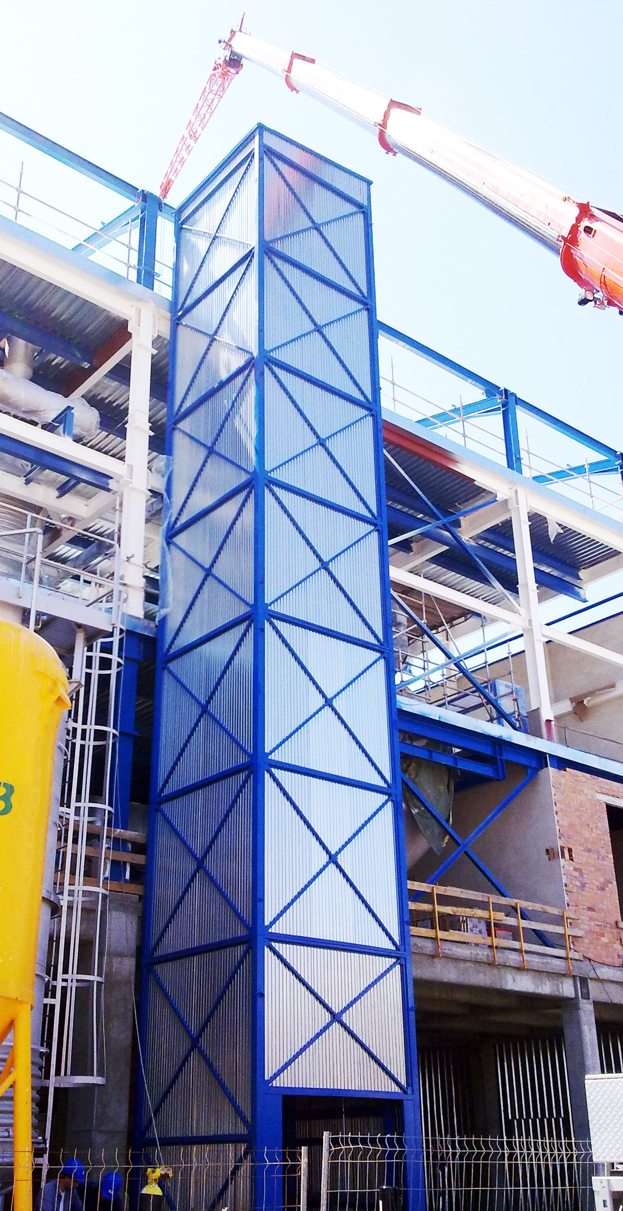 MONTE CHARGE - EIE FRANCE