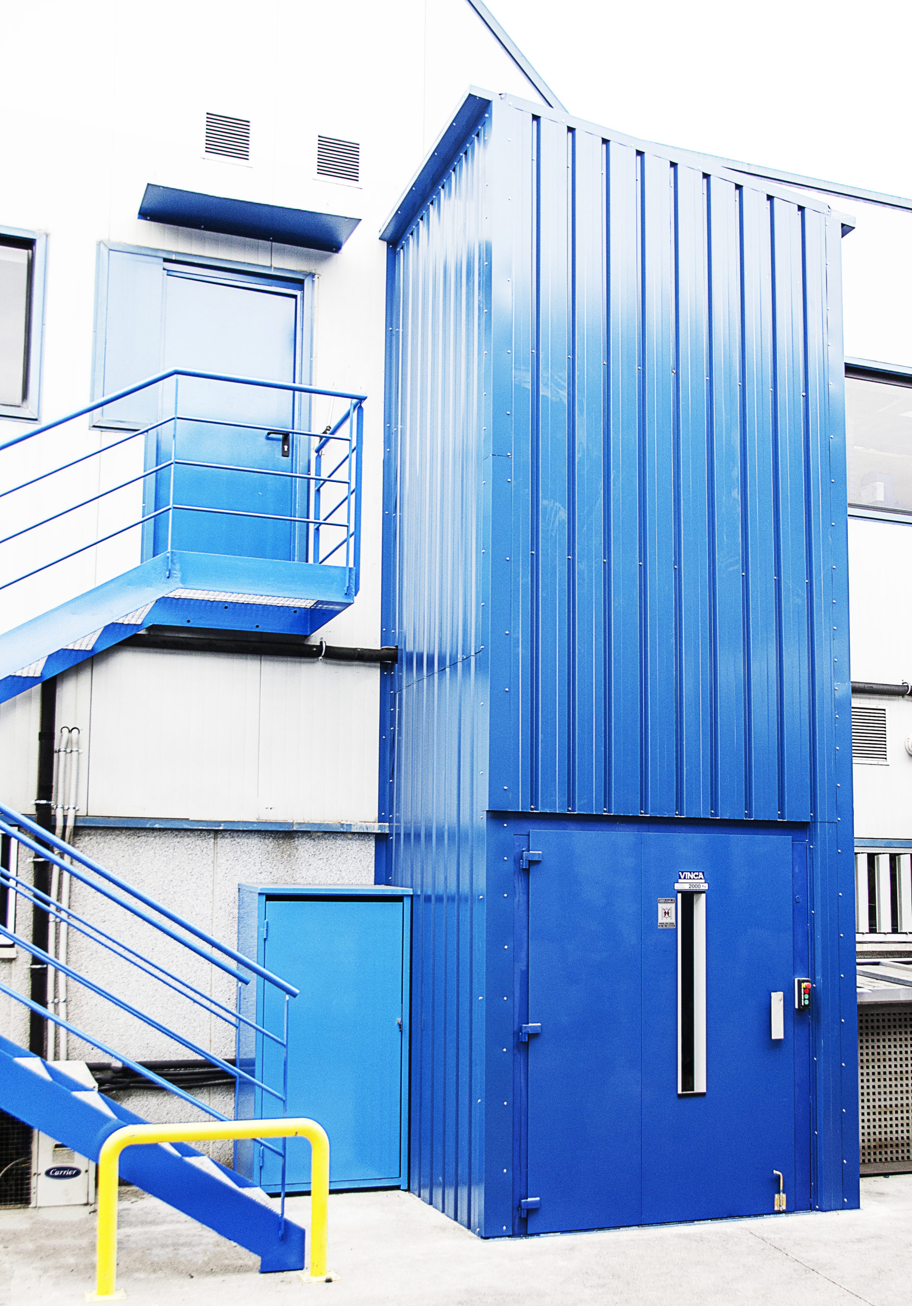 MONTE CHARGE - EIE FRANCE