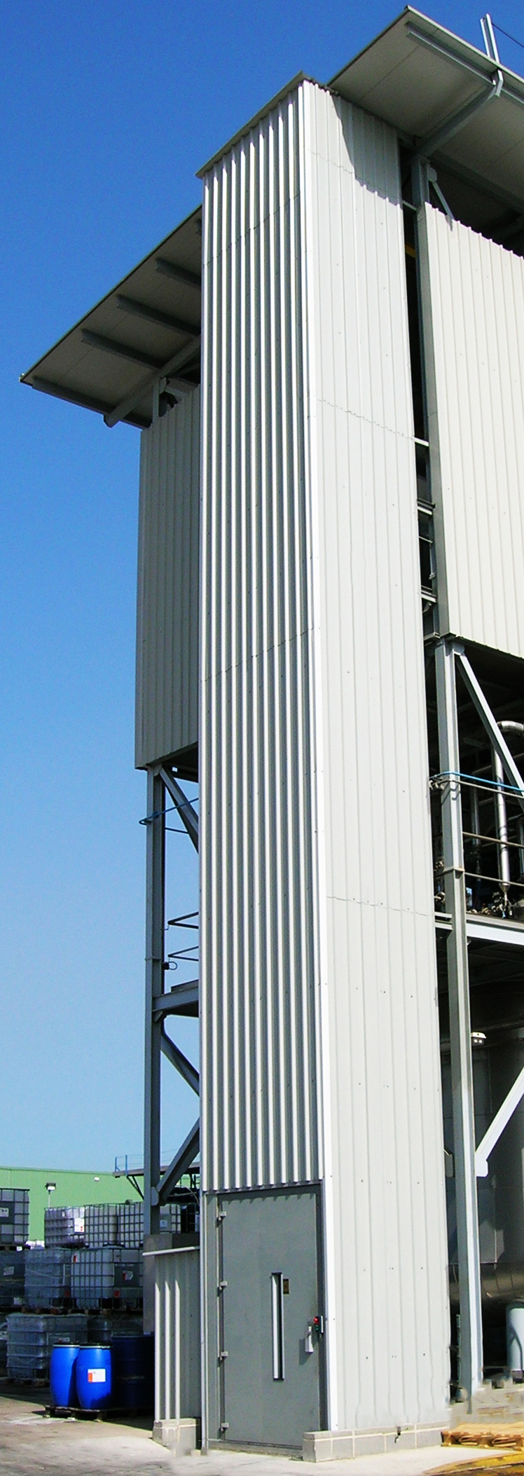 MONTE CHARGE - EIE FRANCE